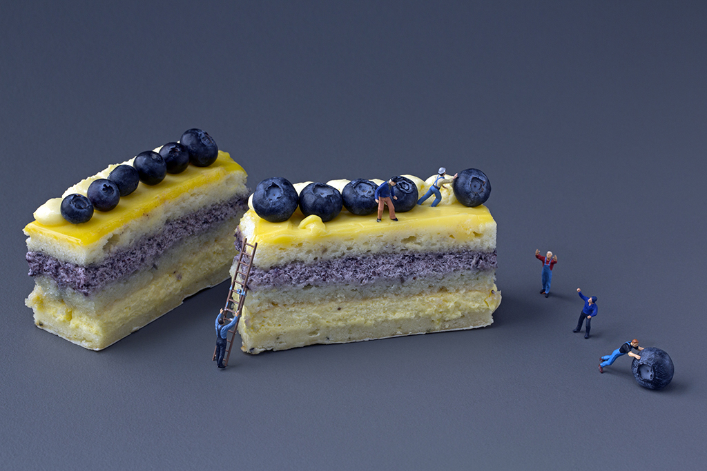 Big Appetites With Miniature Toys Photographs (Christopher Boffoli ...